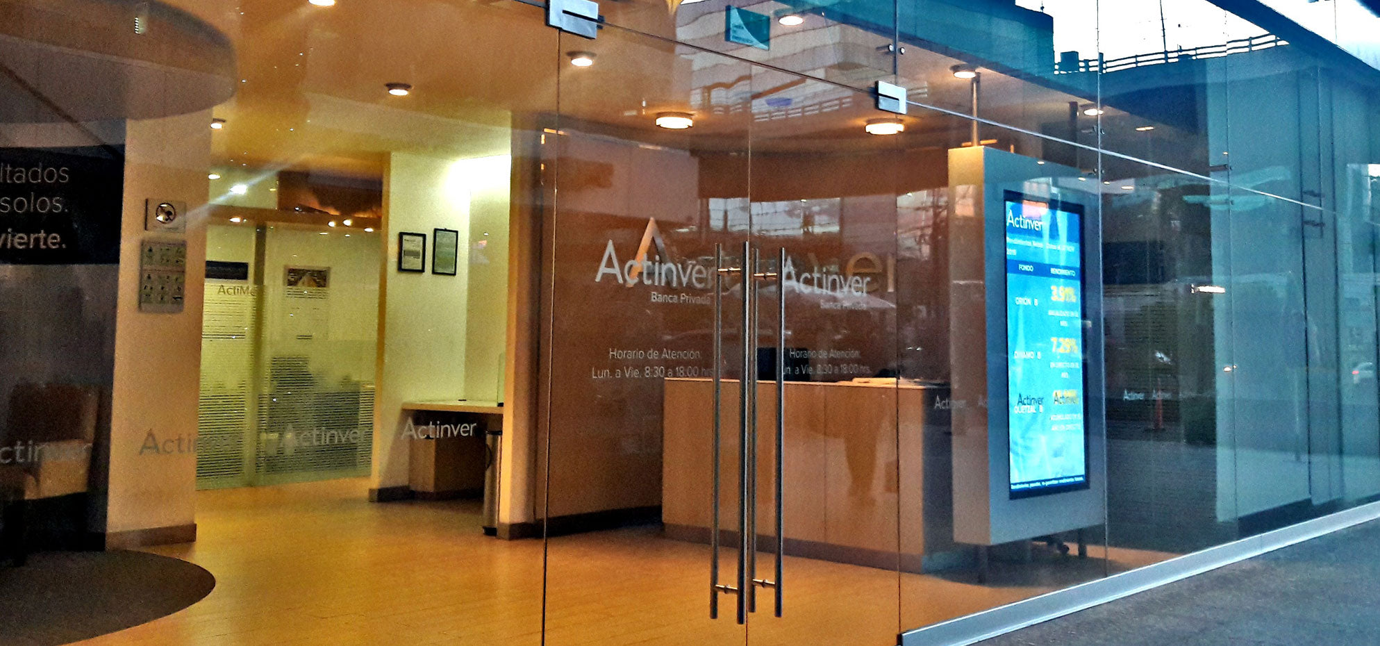 Digital Signage / Digital Advertising – Grupo Covix